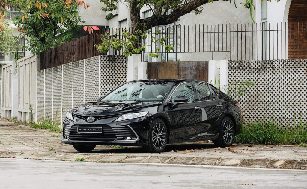 Giá xe Camry 2023 - Toyota Ninh Bình